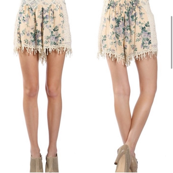 Ryu | Shorts | Nwt Ryu Vintage Cottagecore Floral Crochet Fringe Shorts ...